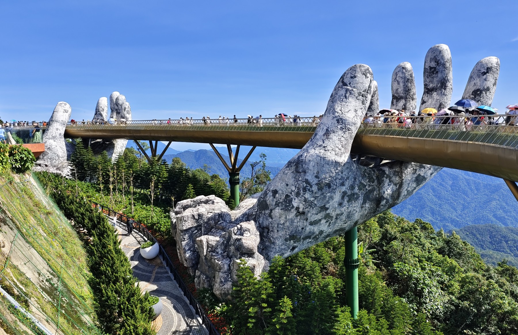 Gói nghỉ dưỡng gia đình tại Mercure Danang French Village Bana Hills